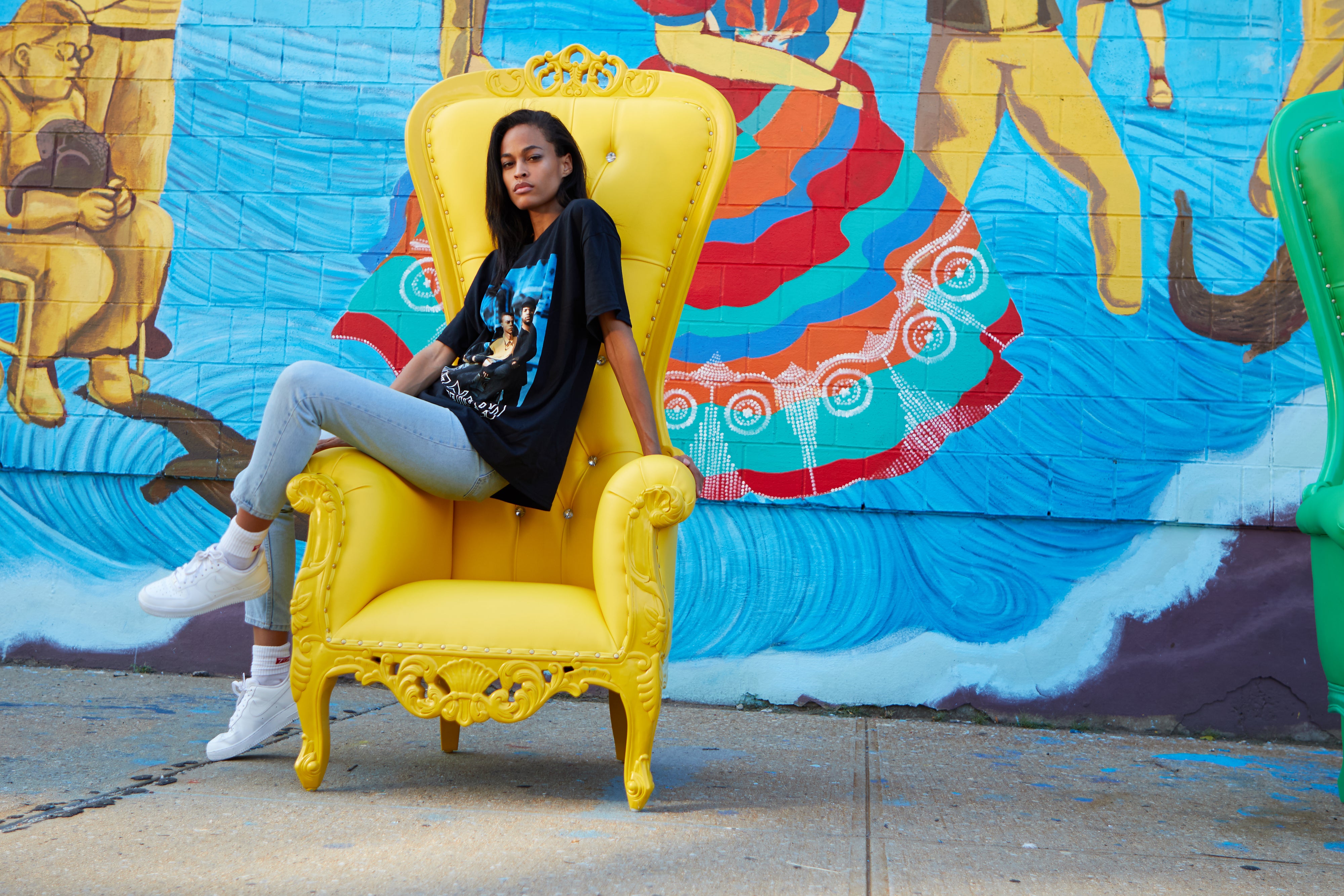 EXPRESS YOUR INNER SELF WITH OUR GORGEOUS THRONE CHAIRS ...