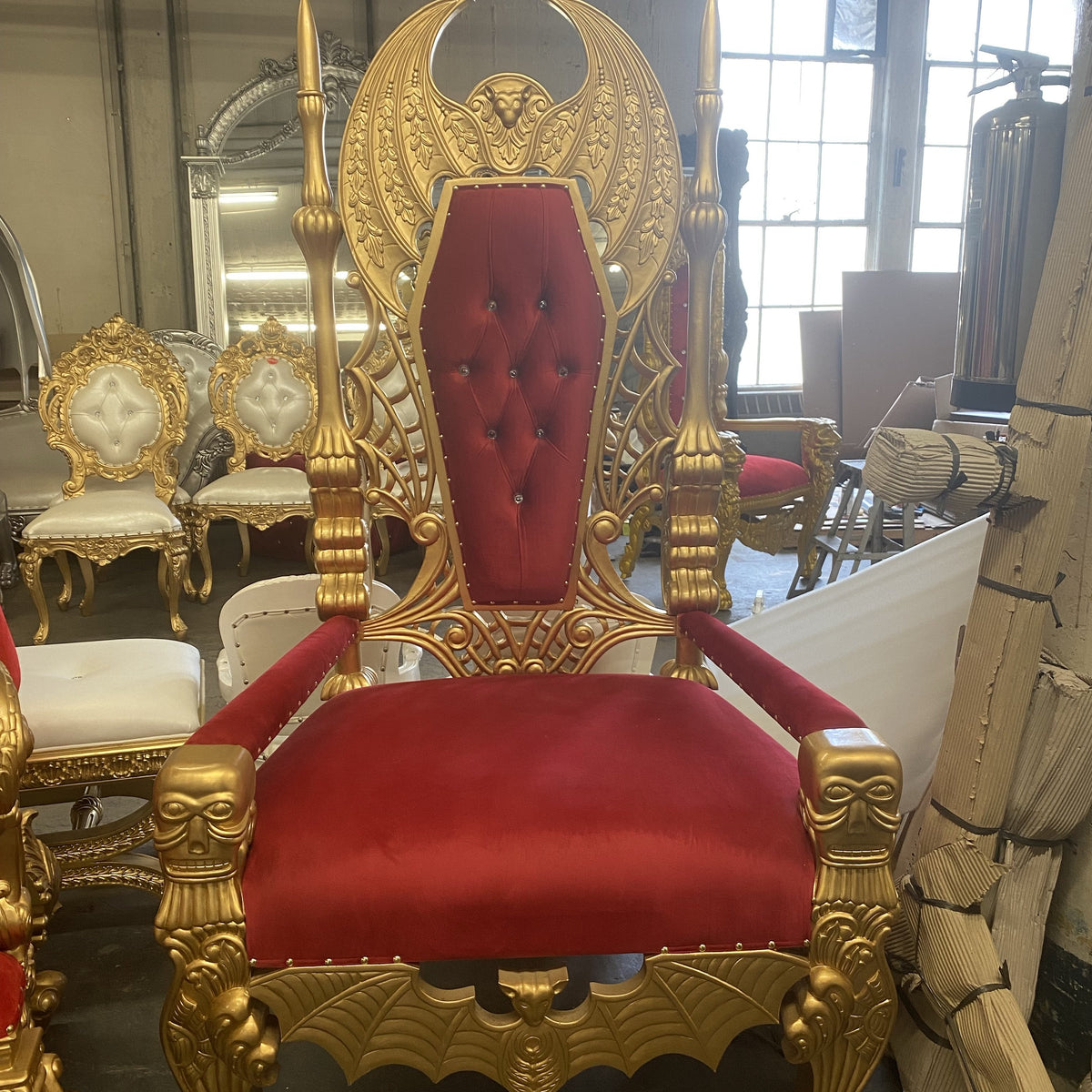 CHECK OUT THIS STUNNING NEW DARK KNIGHT THRONE CHAIR!!!! – Throne Kingdom
